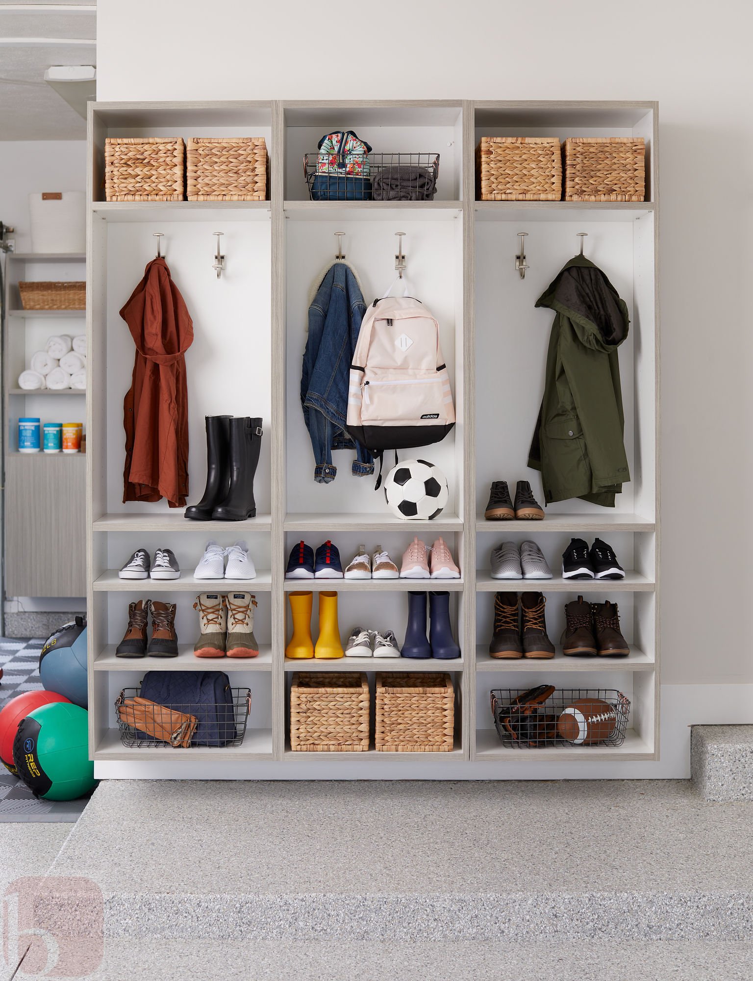 6 Clever Solutions to Maximize Space in Your Garage